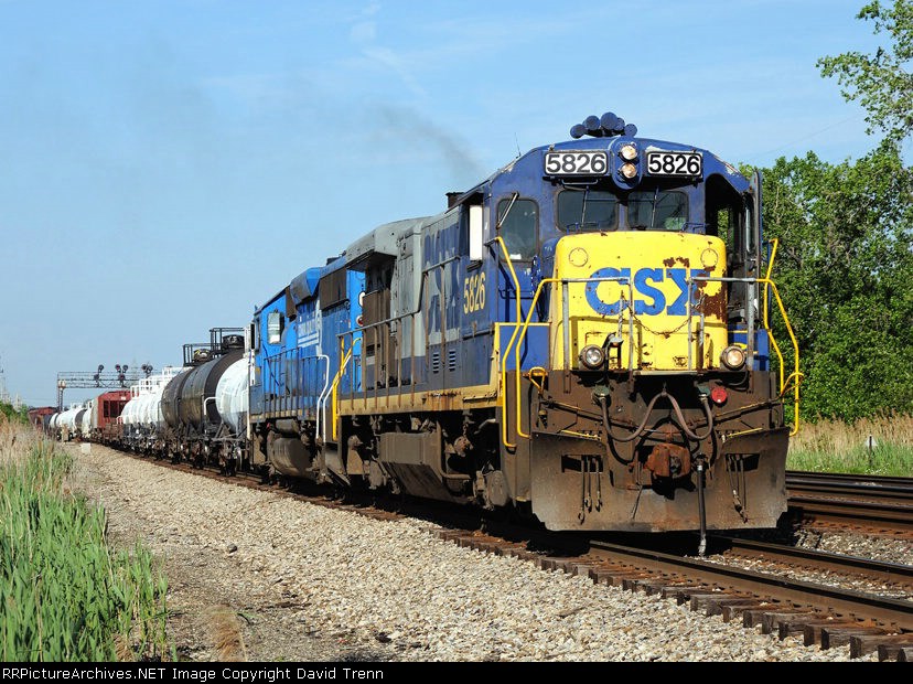 CSX 5826 leads Westbound CSX local C718 MP 126.4